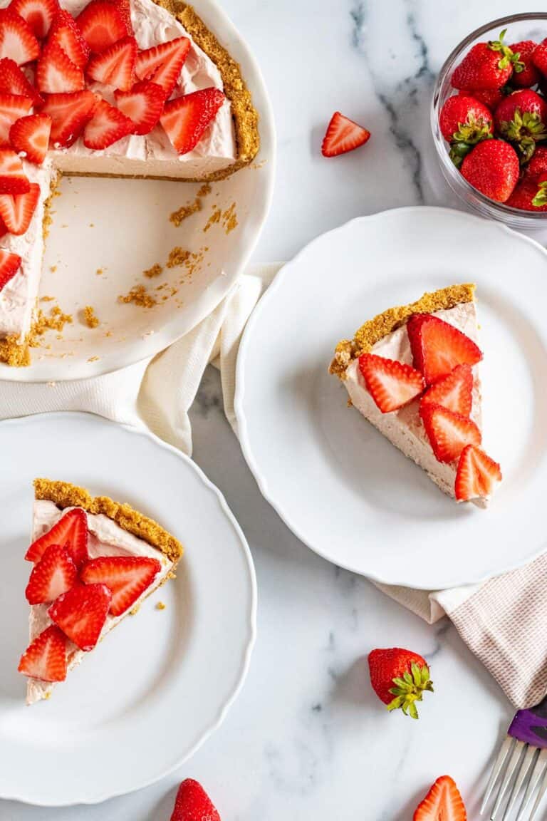 Strawberry Mousse Pie | The Marble Kitchen